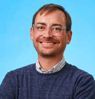 About Us - Latino Connection